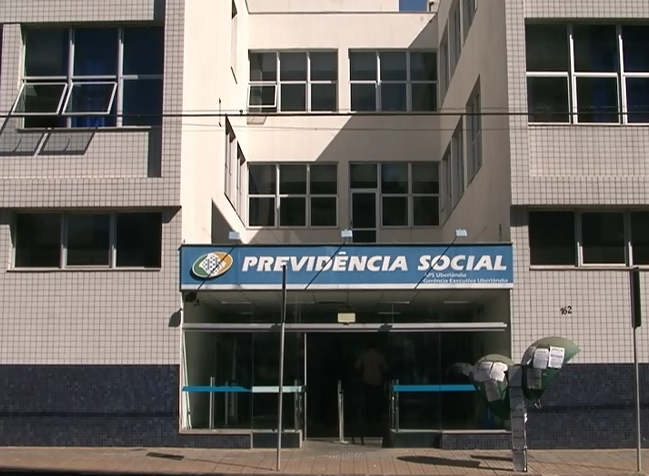 1,5 milhão de pessoas precisam fazer a revisão periódica dos benefícios ...